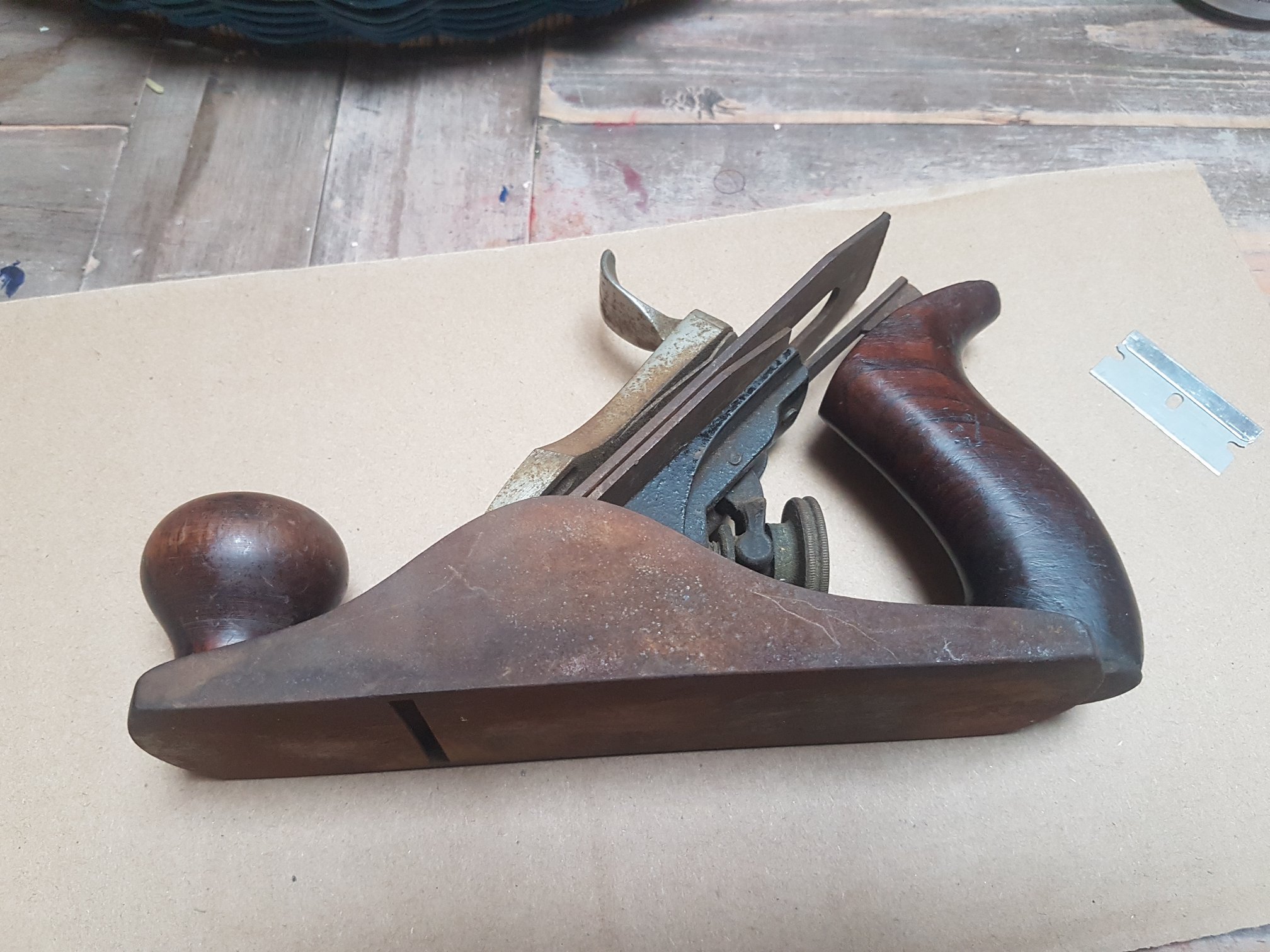 Hand Plane Rust Removal with Razor Blades & Scotchbrite